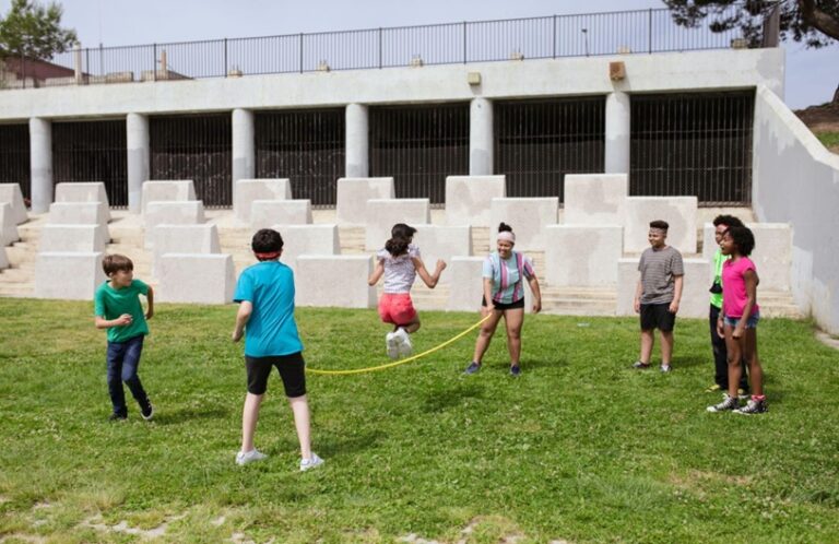 8 Ways You Can Contribute to Community Health - WanderGlobe